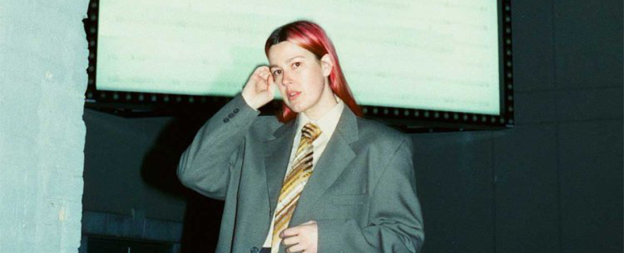 GABRIELLE SHONK announces new album, ‘Across The Room’, shares ‘People Pleaser’ – Amplify Music ...