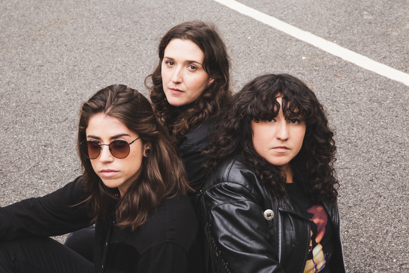 INTERVIEW // Montreal Rockers LES SHIRLEY Harness Feminist Fury on ...